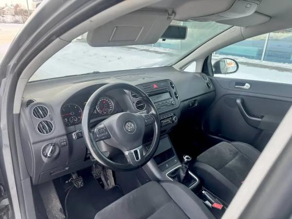 Grey Volkswagen Golf Plus 2010 in Rezekne, with an engine capacity of 1.60 L and mileage of 268 thousand km for 4300 €, photo 7 on AUTOMOTO.COM.LV