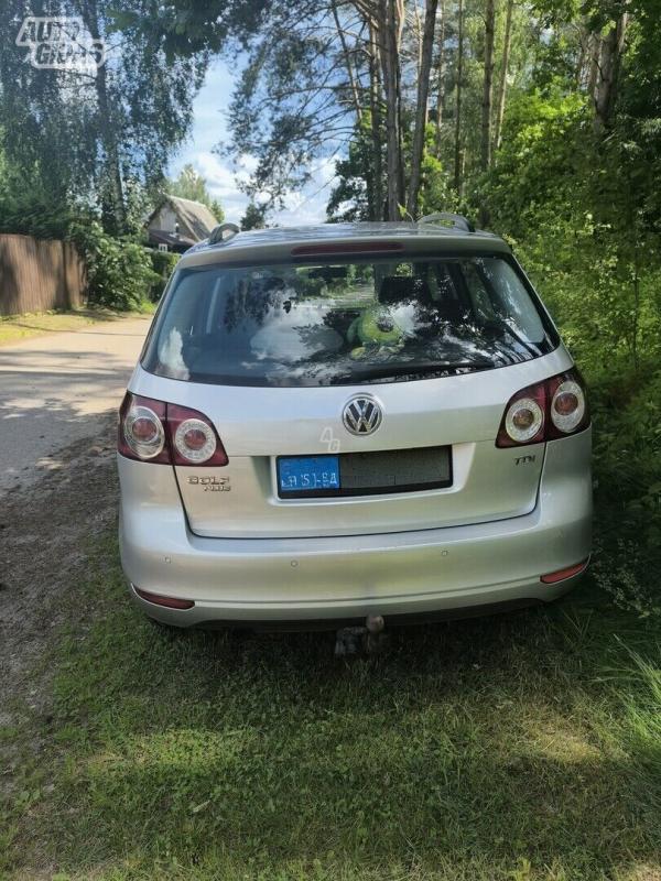 Pelēks Volkswagen Golf Plus 2010 Kauņa, ar dzinēja tilpumu 1.60 L un nobraukumu 262 tūkst. km par 5000 €, foto 4 vietnē AUTOMOTO.COM.LV