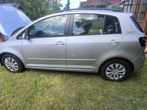 Pelēks Volkswagen Golf Plus 2010 Kauņa, ar dzinēja tilpumu 1.60 L un nobraukumu 262 tūkst. km par 5000 €, foto 7 vietnē AUTOMOTO.COM.LV