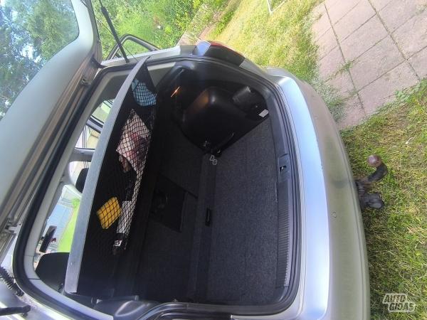 Pelēks Volkswagen Golf Plus 2010 Kauņa, ar dzinēja tilpumu 1.60 L un nobraukumu 262 tūkst. km par 5000 €, foto 9 vietnē AUTOMOTO.COM.LV