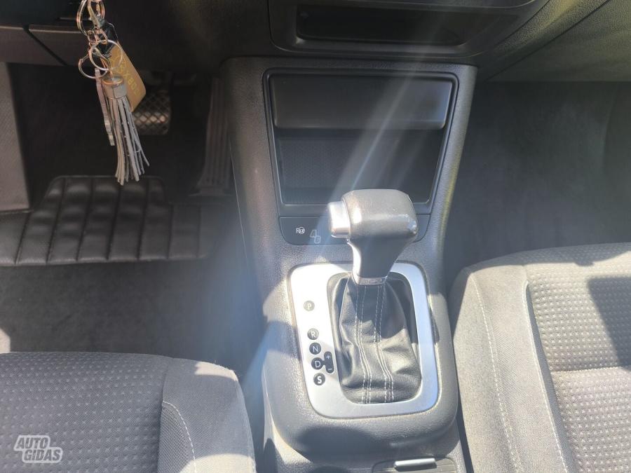 Grey Volkswagen Golf Plus 2010 in Kaunas, with an engine capacity of 1.60 L and mileage of 262 thousand km for 5000 €, photo 18 on AUTOMOTO.COM.LV