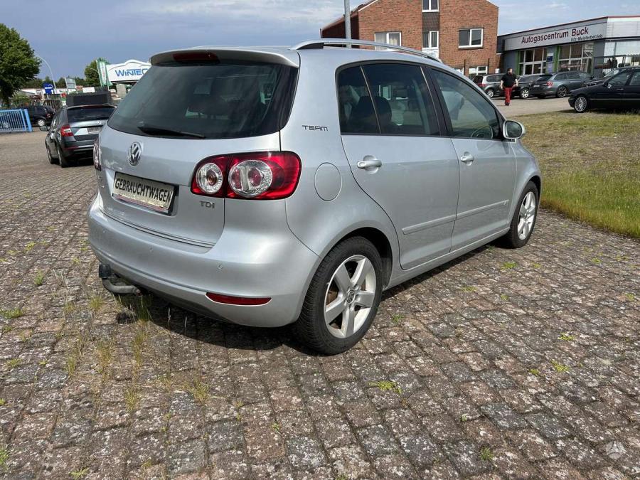 Pelēks Volkswagen Golf Plus 2010 Kauņa, ar dzinēja tilpumu 1.60 L un nobraukumu 255 tūkst. km par 4550 €, foto 8 vietnē AUTOMOTO.COM.LV