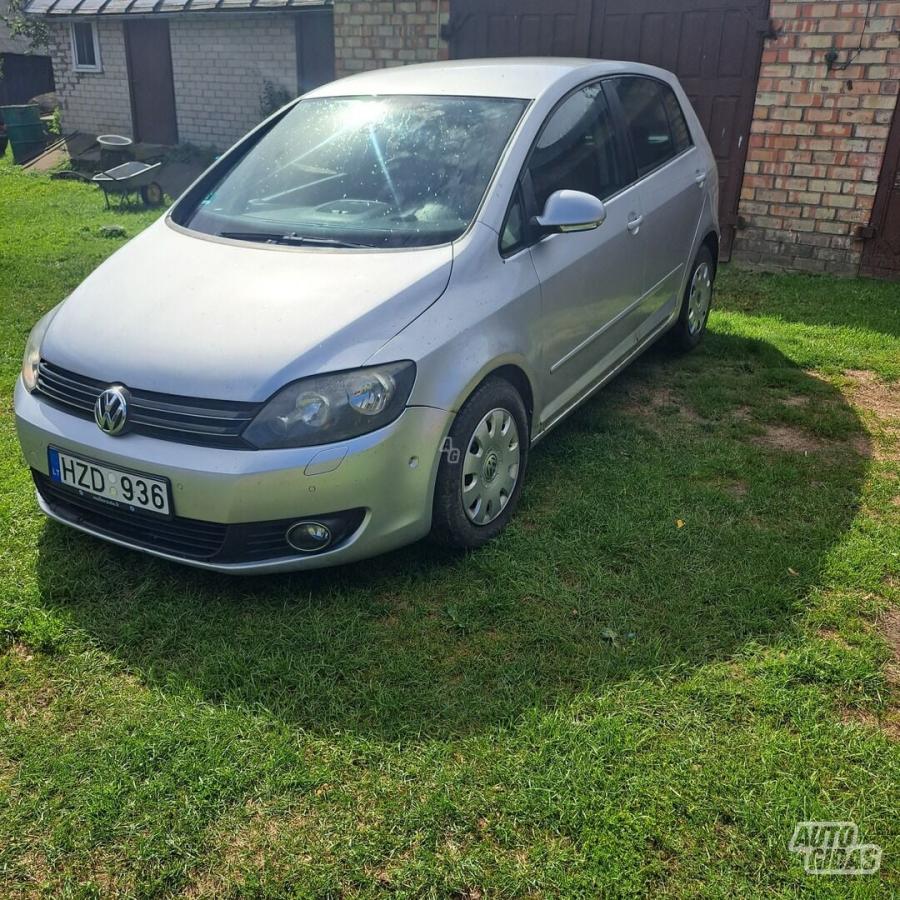 Grey Volkswagen Golf Plus 2010 in Alytus, with an engine capacity of 1.60 L and mileage of 350 thousand km for 999 €, photo 3 on AUTOMOTO.COM.LV