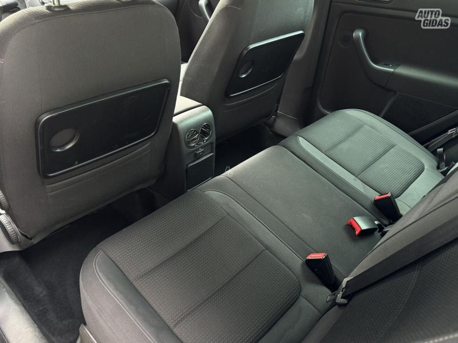 Pelēks Volkswagen Golf Plus 2010 Marijampole, ar dzinēja tilpumu 1.60 L un nobraukumu 280 tūkst. km par 3400 €, foto 9 vietnē AUTOMOTO.COM.LV