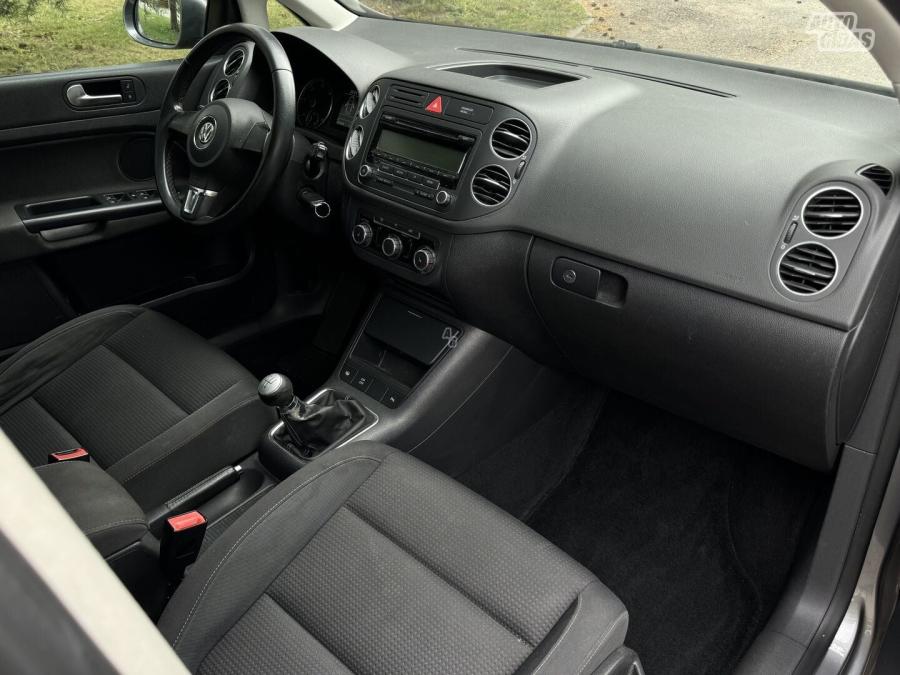 Pelēks Volkswagen Golf Plus 2010 Marijampole, ar dzinēja tilpumu 1.60 L un nobraukumu 280 tūkst. km par 3400 €, foto 13 vietnē AUTOMOTO.COM.LV