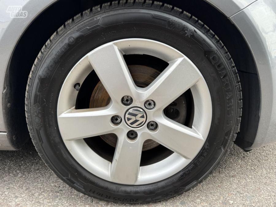 Pelēks Volkswagen Golf Plus 2010 Marijampole, ar dzinēja tilpumu 1.60 L un nobraukumu 280 tūkst. km par 3400 €, foto 14 vietnē AUTOMOTO.COM.LV