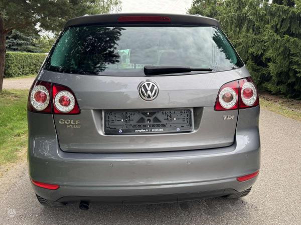 Grey Volkswagen Golf Plus 2010 in Marijampole, with an engine capacity of 1.60 L and mileage of 280 thousand km for 3300 €, photo 5 on AUTOMOTO.COM.LV
