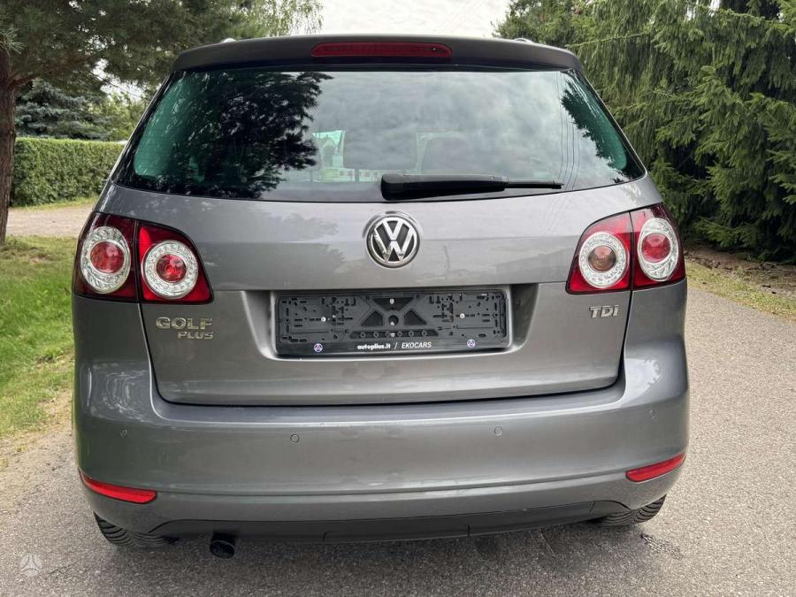 Grey Volkswagen Golf Plus 2010 in Marijampole, with an engine capacity of 1.60 L and mileage of 280 thousand km for 3300 €, photo 5 on AUTOMOTO.COM.LV