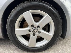Grey Volkswagen Golf Plus 2010 in Marijampole, with an engine capacity of 1.60 L and mileage of 280 thousand km for 3300 €, photo 12 on AUTOMOTO.COM.LV
