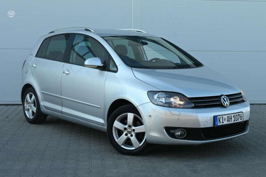 Grey Volkswagen Golf Plus 2010 in Kretinga, with an engine capacity of 1.60 L and mileage of 164 thousand km for 4099 €, photo 1 on AUTOMOTO.COM.LV