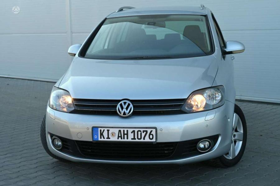 Grey Volkswagen Golf Plus 2010 in Kretinga, with an engine capacity of 1.60 L and mileage of 164 thousand km for 4099 €, photo 3 on AUTOMOTO.COM.LV