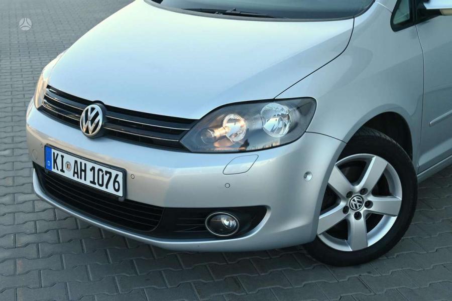 Grey Volkswagen Golf Plus 2010 in Kretinga, with an engine capacity of 1.60 L and mileage of 164 thousand km for 4099 €, photo 5 on AUTOMOTO.COM.LV