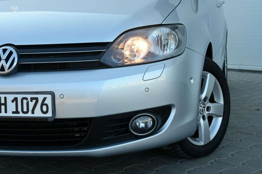 Grey Volkswagen Golf Plus 2010 in Kretinga, with an engine capacity of 1.60 L and mileage of 164 thousand km for 4099 €, photo 6 on AUTOMOTO.COM.LV