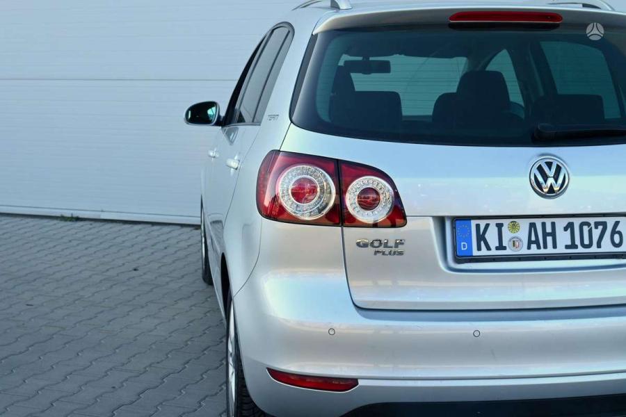 Grey Volkswagen Golf Plus 2010 in Kretinga, with an engine capacity of 1.60 L and mileage of 164 thousand km for 4099 €, photo 10 on AUTOMOTO.COM.LV