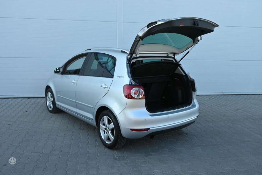 Grey Volkswagen Golf Plus 2010 in Kretinga, with an engine capacity of 1.60 L and mileage of 164 thousand km for 4099 €, photo 11 on AUTOMOTO.COM.LV