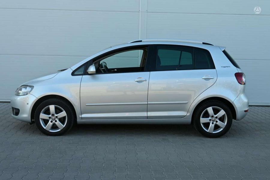 Grey Volkswagen Golf Plus 2010 in Kretinga, with an engine capacity of 1.60 L and mileage of 164 thousand km for 4099 €, photo 12 on AUTOMOTO.COM.LV