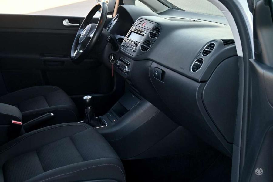 Grey Volkswagen Golf Plus 2010 in Kretinga, with an engine capacity of 1.60 L and mileage of 164 thousand km for 4099 €, photo 21 on AUTOMOTO.COM.LV