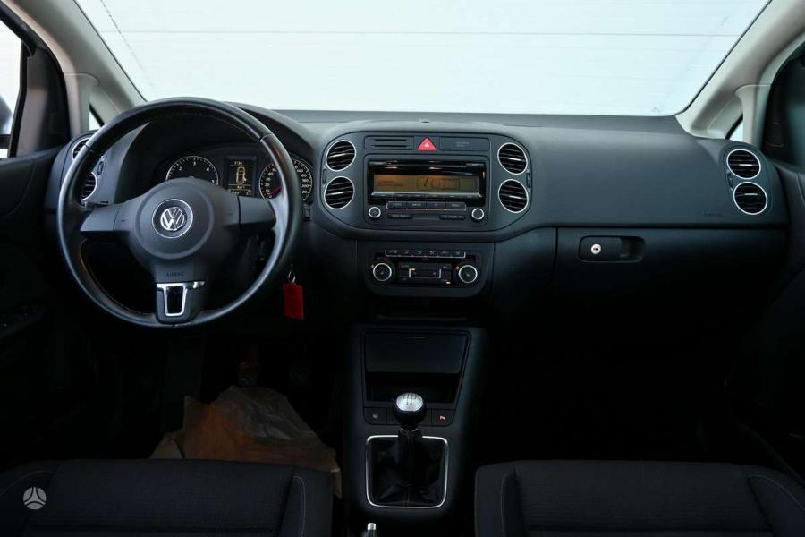 Grey Volkswagen Golf Plus 2010 in Kretinga, with an engine capacity of 1.60 L and mileage of 164 thousand km for 4099 €, photo 24 on AUTOMOTO.COM.LV