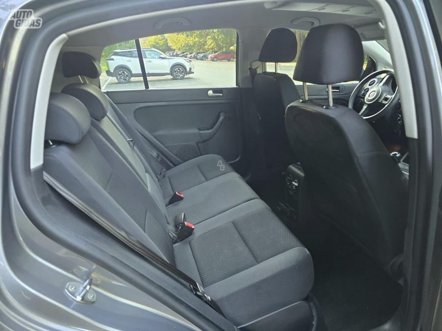 Pelēks Volkswagen Golf Plus 2010 Klaipėda, ar dzinēja tilpumu 1.60 L un nobraukumu 231 tūkst. km par 3750 €, foto 14 vietnē AUTOMOTO.COM.LV