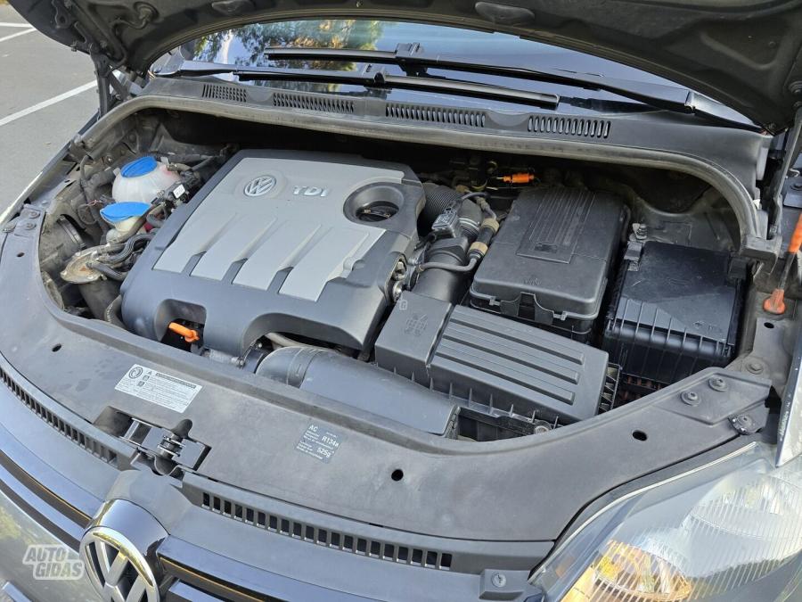 Pelēks Volkswagen Golf Plus 2010 Klaipėda, ar dzinēja tilpumu 1.60 L un nobraukumu 231 tūkst. km par 3750 €, foto 15 vietnē AUTOMOTO.COM.LV