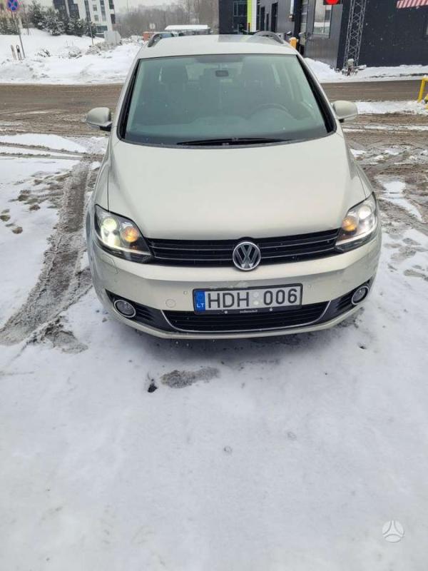 Grey Volkswagen Golf Plus 2011 in Vilnius, with an engine capacity of 1.39 L and mileage of 163 thousand km for 5800 €, photo 1 on AUTOMOTO.COM.LV