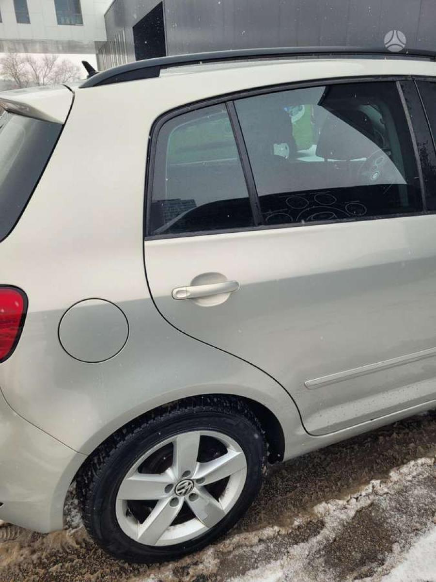 Grey Volkswagen Golf Plus 2011 in Vilnius, with an engine capacity of 1.39 L and mileage of 163 thousand km for 5800 €, photo 3 on AUTOMOTO.COM.LV