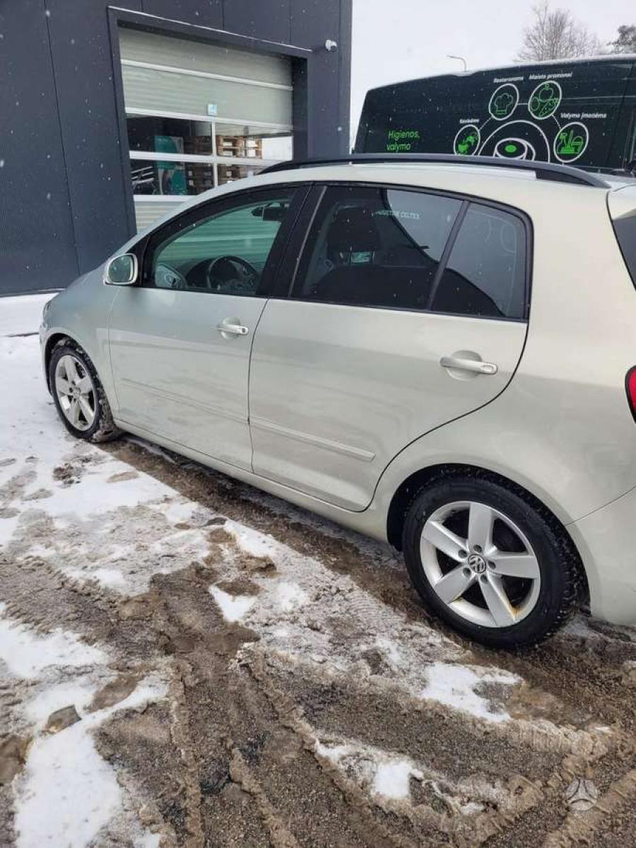 Grey Volkswagen Golf Plus 2011 in Vilnius, with an engine capacity of 1.39 L and mileage of 163 thousand km for 5800 €, photo 5 on AUTOMOTO.COM.LV