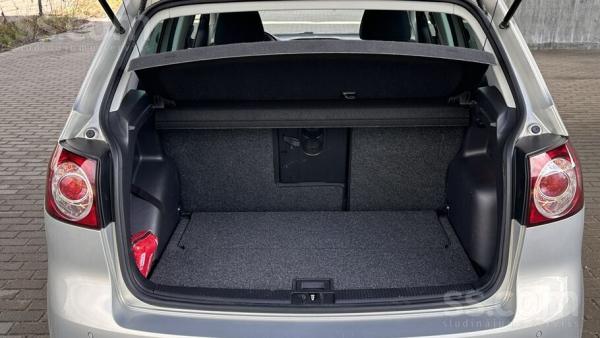Pelēks Volkswagen Golf Plus 2011 Daugavpils, ar dzinēja tilpumu 2.00 L un nobraukumu 206 tūkst. km par 7550 €, foto 6 vietnē AUTOMOTO.COM.LV