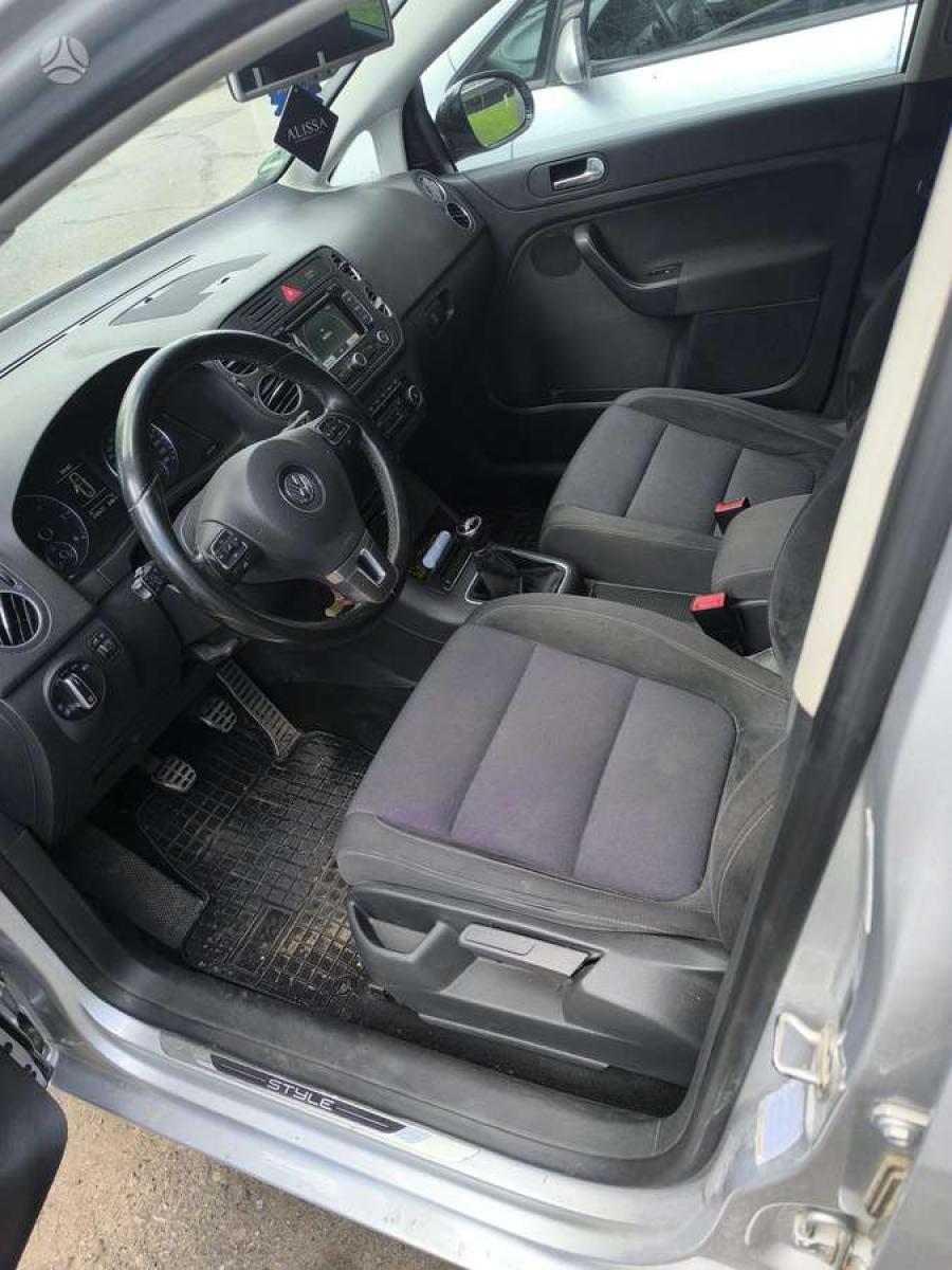 Pelēks Volkswagen Golf Plus 2011 Panevēža, ar dzinēja tilpumu 1.60 L un nobraukumu 233 tūkst. km par 4300 €, foto 8 vietnē AUTOMOTO.COM.LV