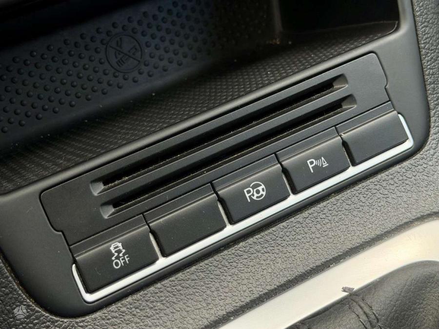 Grey Volkswagen Golf Plus 2011 in Vilnius, with an engine capacity of 1.39 L and mileage of 261 thousand km for 5250 €, photo 29 on AUTOMOTO.COM.LV