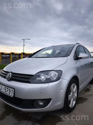 Pelēks Volkswagen Golf Plus 2011 Liepāja, ar dzinēja tilpumu 1.60 L un nobraukumu 281 tūkst. km par 4800 €, foto  vietnē AUTOMOTO.COM.LV