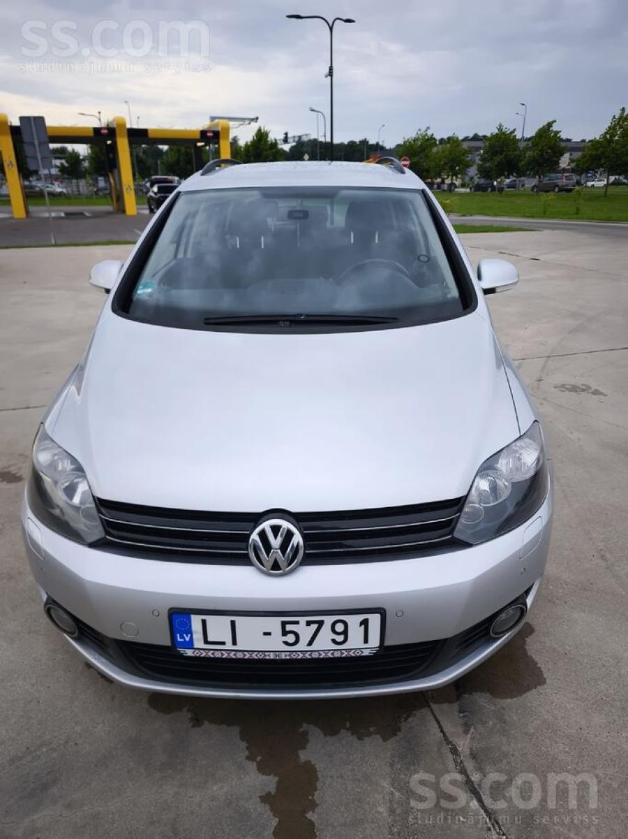 Pelēks Volkswagen Golf Plus 2011 Liepāja, ar dzinēja tilpumu 1.60 L un nobraukumu 281 tūkst. km par 4800 €, foto 3 vietnē AUTOMOTO.COM.LV