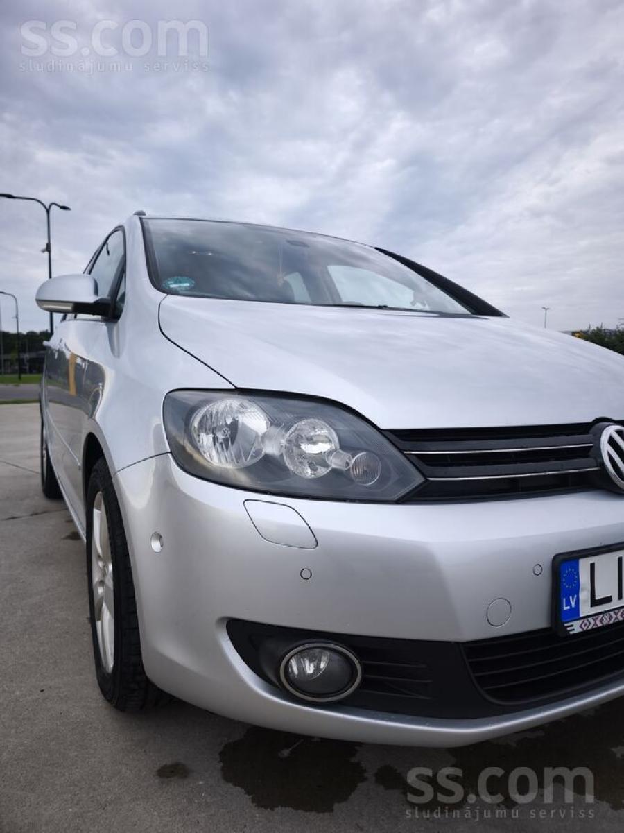 Pelēks Volkswagen Golf Plus 2011 Liepāja, ar dzinēja tilpumu 1.60 L un nobraukumu 281 tūkst. km par 4800 €, foto 4 vietnē AUTOMOTO.COM.LV