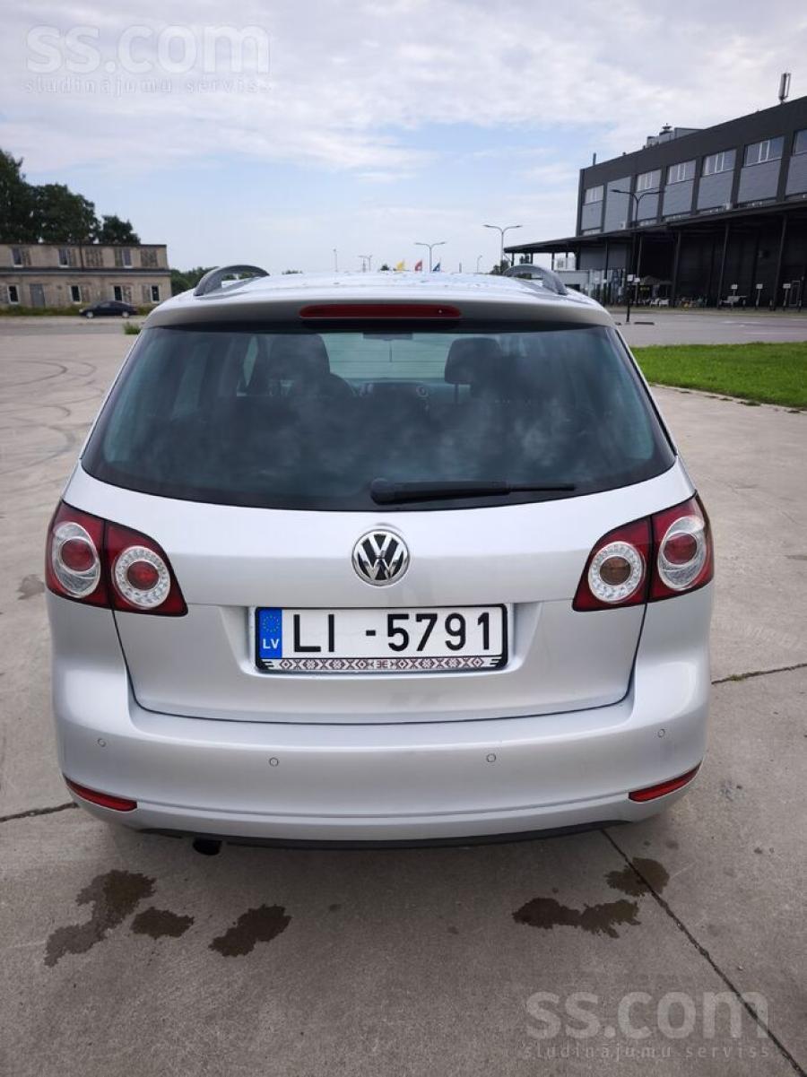 Pelēks Volkswagen Golf Plus 2011 Liepāja, ar dzinēja tilpumu 1.60 L un nobraukumu 281 tūkst. km par 4800 €, foto 7 vietnē AUTOMOTO.COM.LV