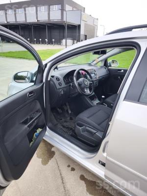 Pelēks Volkswagen Golf Plus 2011 Liepāja, ar dzinēja tilpumu 1.60 L un nobraukumu 281 tūkst. km par 4800 €, foto 10 vietnē AUTOMOTO.COM.LV