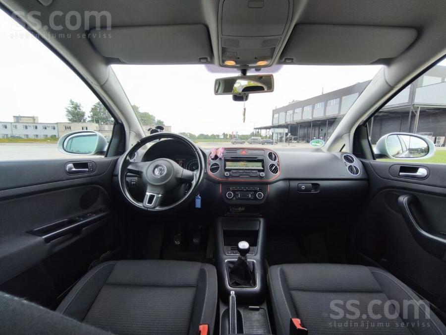 Pelēks Volkswagen Golf Plus 2011 Liepāja, ar dzinēja tilpumu 1.60 L un nobraukumu 281 tūkst. km par 4800 €, foto 11 vietnē AUTOMOTO.COM.LV