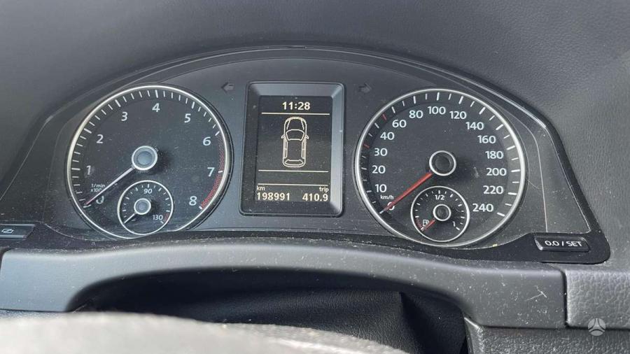 Pelēks Volkswagen Golf Plus 2011 Kauņa, ar dzinēja tilpumu 1.39 L un nobraukumu 199 tūkst. km par 3200 €, foto 8 vietnē AUTOMOTO.COM.LV