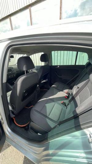 Pelēks Volkswagen Golf Plus 2011 Kauņa, ar dzinēja tilpumu 1.39 L un nobraukumu 199 tūkst. km par 3200 €, foto 10 vietnē AUTOMOTO.COM.LV