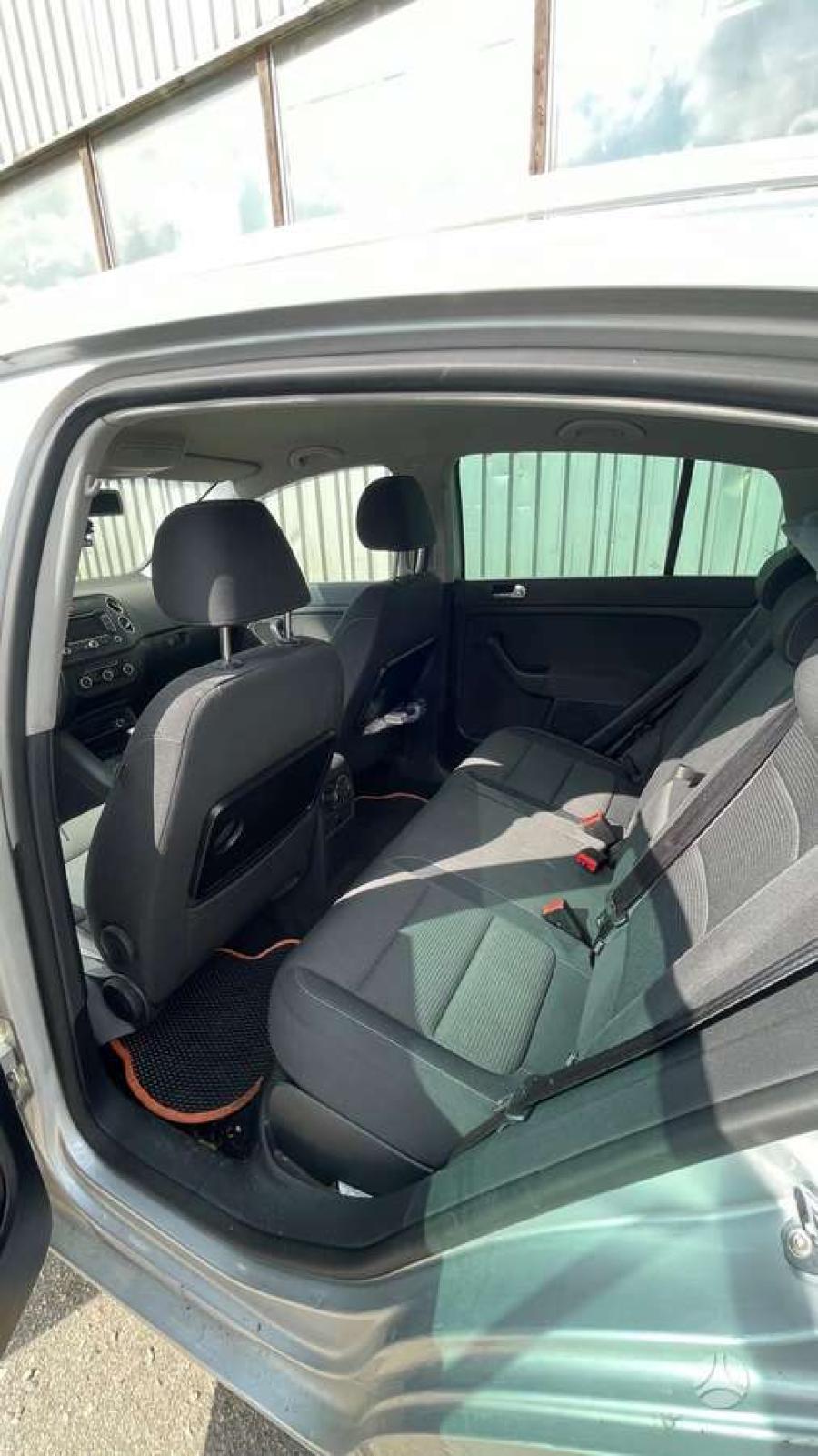 Pelēks Volkswagen Golf Plus 2011 Kauņa, ar dzinēja tilpumu 1.39 L un nobraukumu 199 tūkst. km par 3200 €, foto 10 vietnē AUTOMOTO.COM.LV