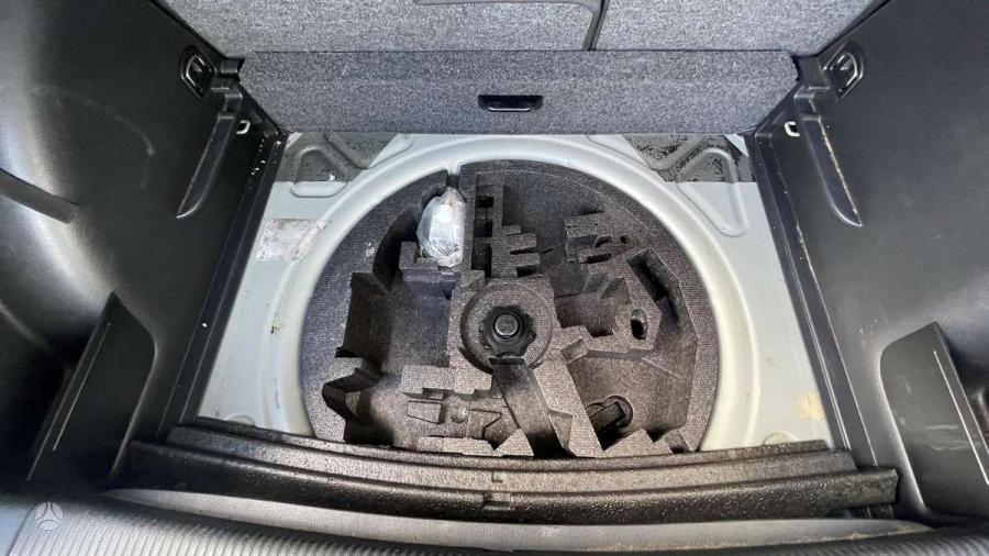 Pelēks Volkswagen Golf Plus 2011 Kauņa, ar dzinēja tilpumu 1.39 L un nobraukumu 199 tūkst. km par 3200 €, foto 13 vietnē AUTOMOTO.COM.LV