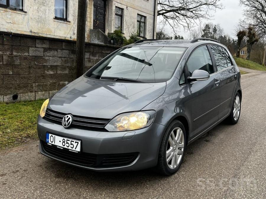 Pelēks Volkswagen Golf Plus 2012 Valmiera, ar dzinēja tilpumu 1.60 L un nobraukumu 285 tūkst. km par 3700 €, foto 4 vietnē AUTOMOTO.COM.LV