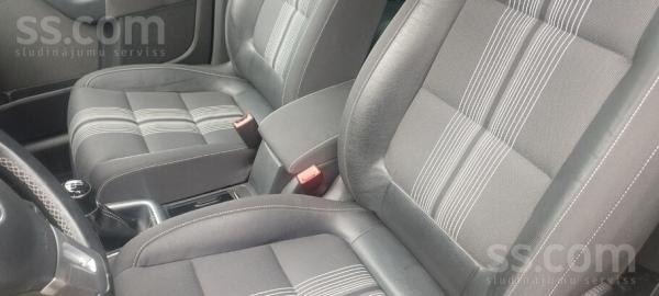 Pelēks Volkswagen Golf Plus 2012 Rīga, ar dzinēja tilpumu 1.20 L un nobraukumu 0 tūkst. km par 4900 €, foto 9 vietnē AUTOMOTO.COM.LV