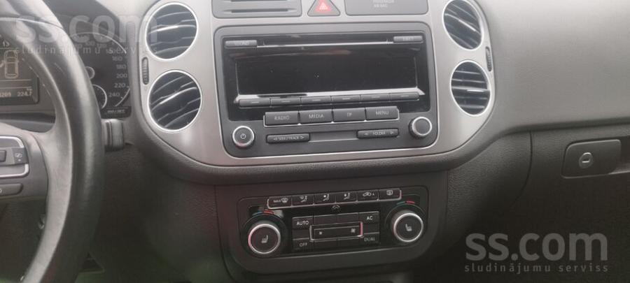 Grey Volkswagen Golf Plus 2012 in Riga, with an engine capacity of 1.20 L and mileage of 0 thousand km for 4900 €, photo 12 on AUTOMOTO.COM.LV