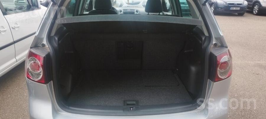 Grey Volkswagen Golf Plus 2012 in Riga, with an engine capacity of 1.20 L and mileage of 0 thousand km for 4900 €, photo 15 on AUTOMOTO.COM.LV