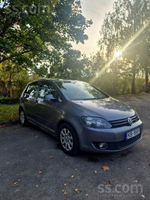 Grey Volkswagen Golf Plus 2012 in Jekabpils, with an engine capacity of 1.60 L and mileage of 224 thousand km for 4200 €, photo 1 on AUTOMOTO.COM.LV