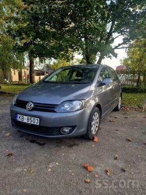 Grey Volkswagen Golf Plus 2012 in Jekabpils, with an engine capacity of 1.60 L and mileage of 224 thousand km for 4200 €, photo 3 on AUTOMOTO.COM.LV