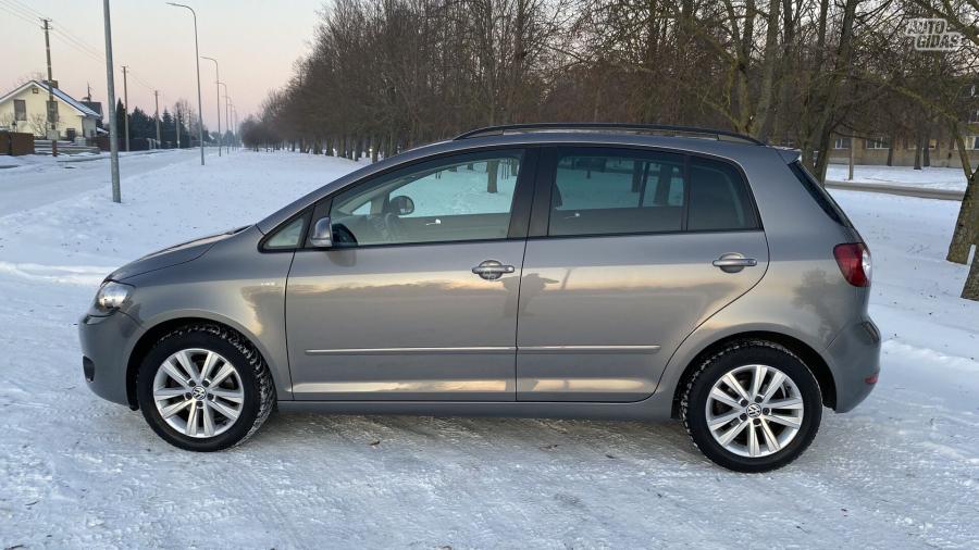 Pelēks Volkswagen Golf Plus 2013 Vilkaviškis, ar dzinēja tilpumu 1.60 L un nobraukumu 324 tūkst. km par 3999 €, foto 3 vietnē AUTOMOTO.COM.LV