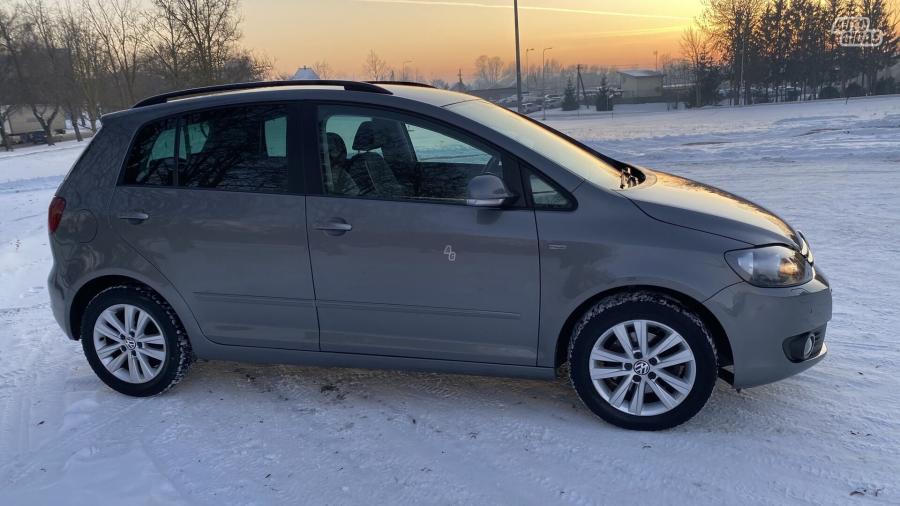 Pelēks Volkswagen Golf Plus 2013 Vilkaviškis, ar dzinēja tilpumu 1.60 L un nobraukumu 324 tūkst. km par 3999 €, foto 5 vietnē AUTOMOTO.COM.LV