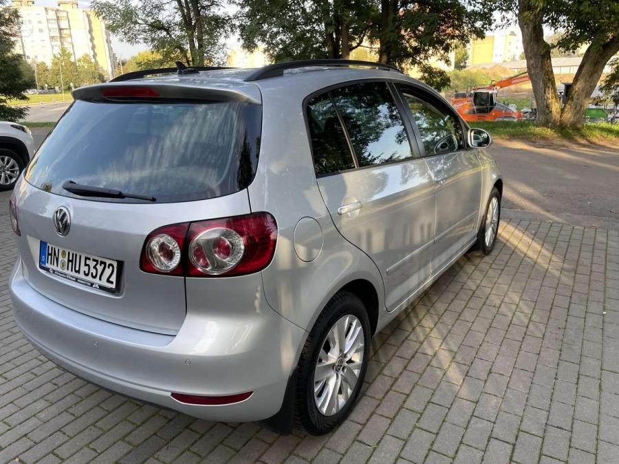 Grey Volkswagen Golf Plus 2013 in Kaunas, with an engine capacity of 1.60 L and mileage of 101 thousand km for 6590 €, photo 8 on AUTOMOTO.COM.LV