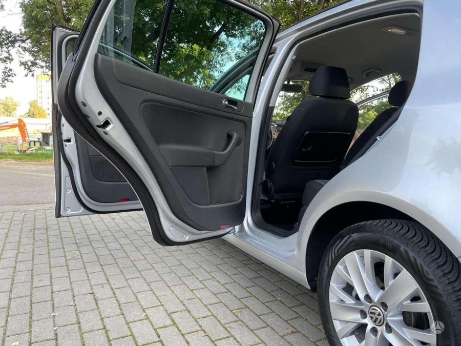 Grey Volkswagen Golf Plus 2013 in Kaunas, with an engine capacity of 1.60 L and mileage of 101 thousand km for 6590 €, photo 14 on AUTOMOTO.COM.LV